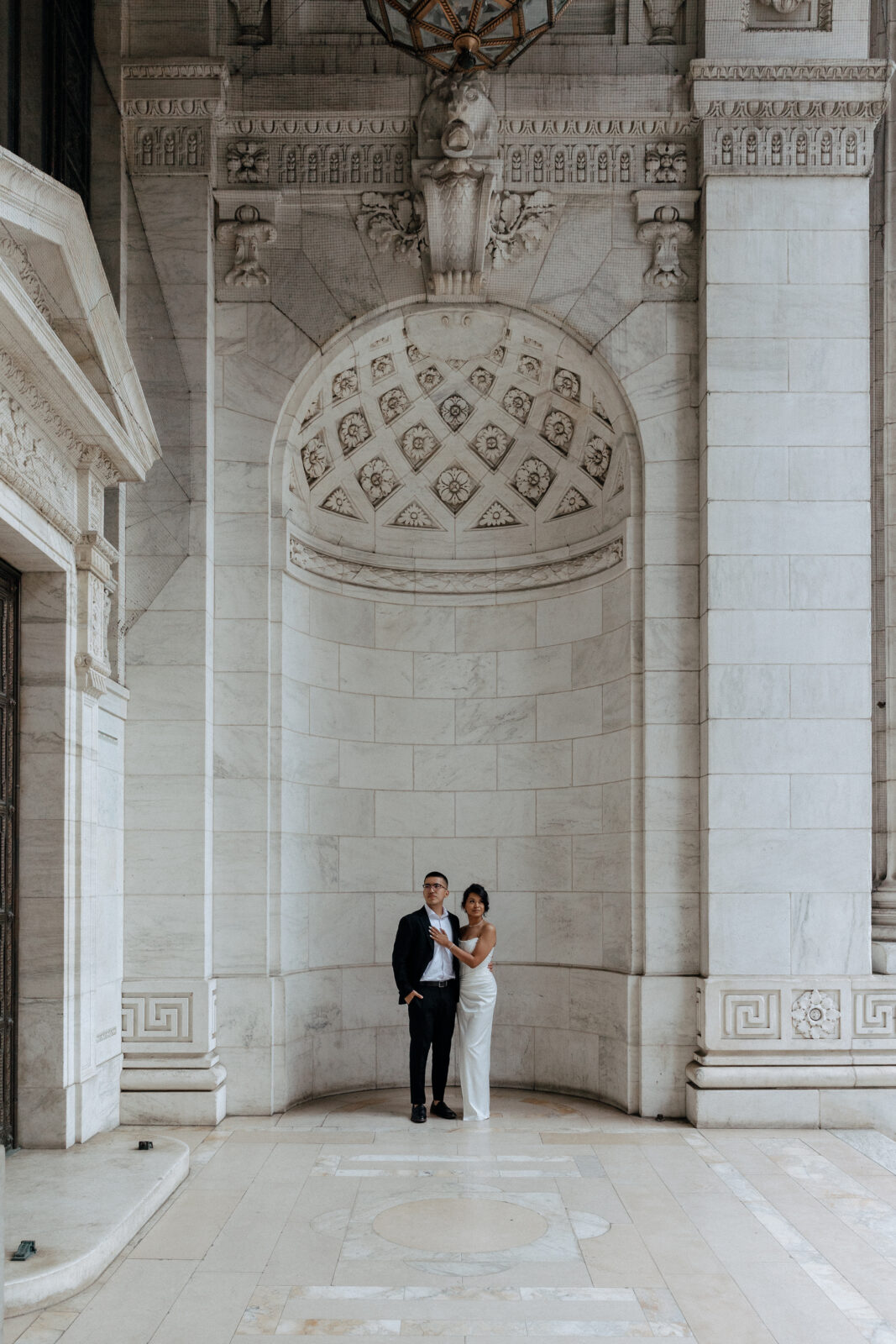 A classy, modern engagement session at the New York Public Library and ...