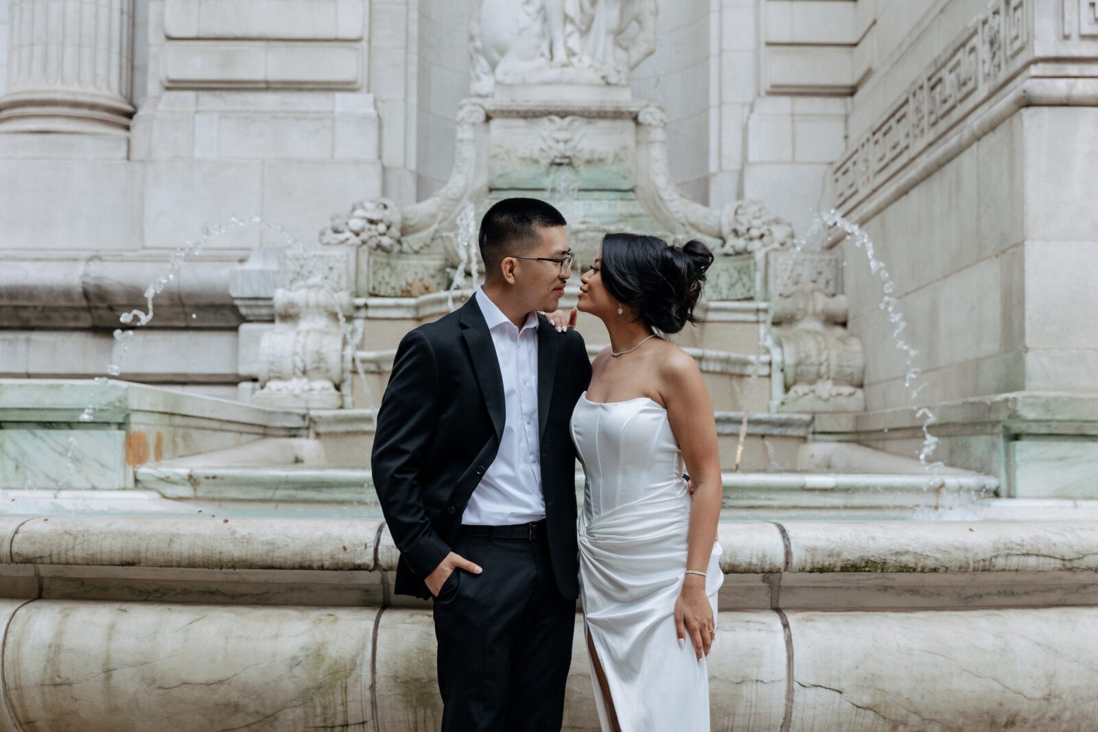 A classy, modern engagement session at the New York Public Library and ...
